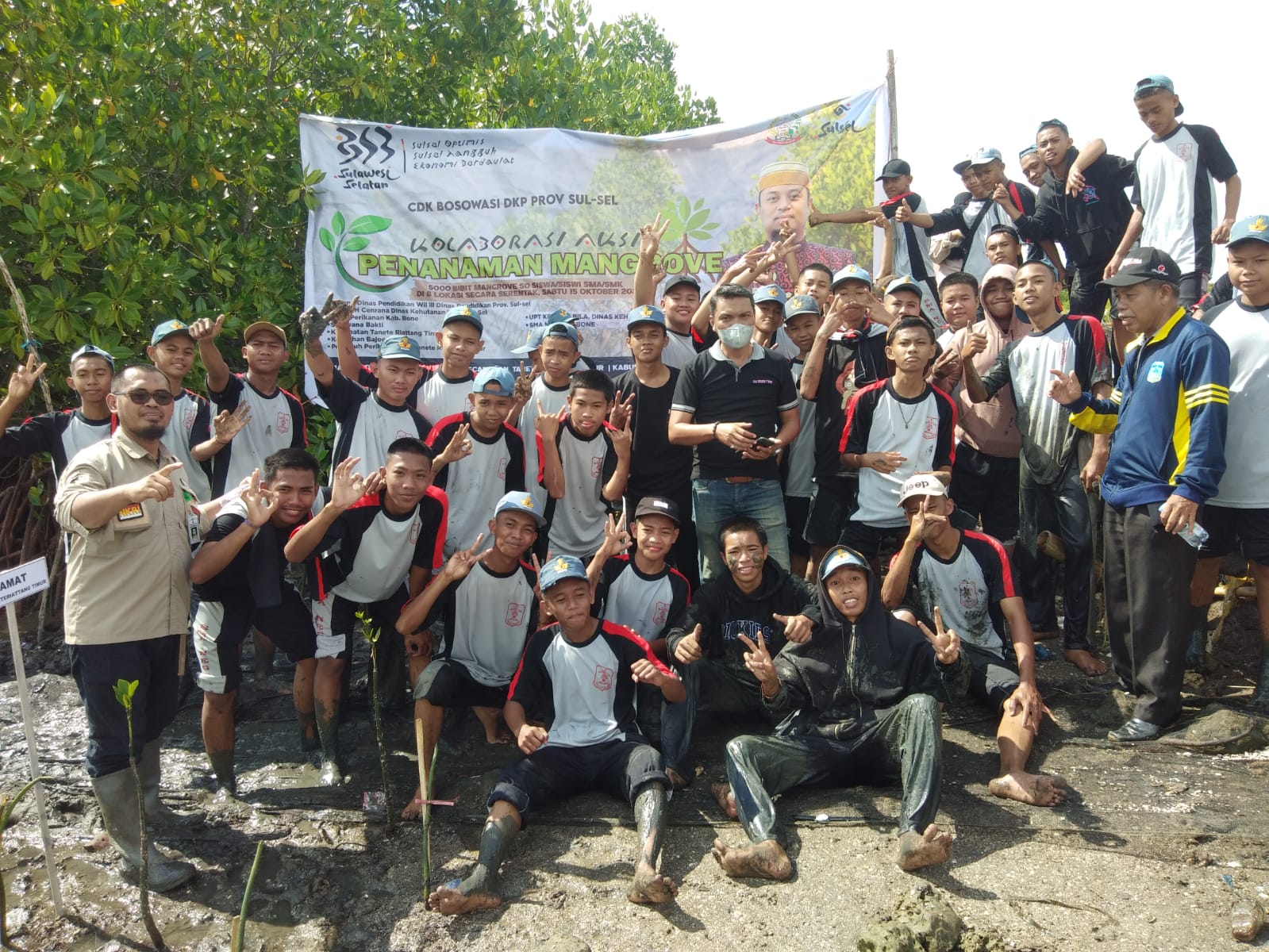 Menyambut HUT Sulsel, CDP Wilayah III Ikut Tanam Mangrove - Dunia Pendidikan