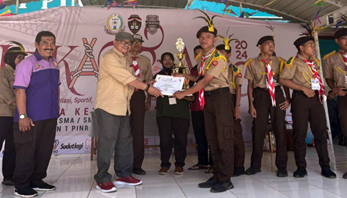 SMAN 6 Pinrang Bawa Pulang Piala Juara Umum Lomba Ketangkasan Pramuka ...