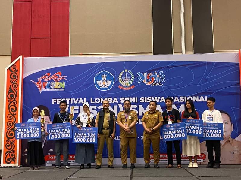 Disdik Sulsel Gelar FLS2N SMA/MA, Iqbal Nadjamuddin Beri Piala dan ...