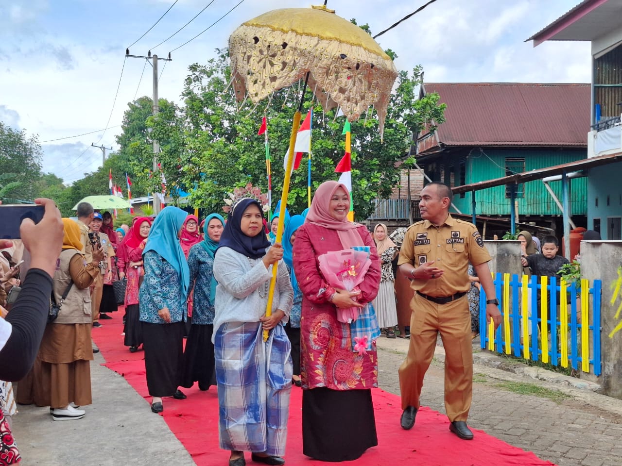 Ritual Angngaru Siswa SLB YP3LB II Warnai Prosesi Penyambutan Ketua TP ...