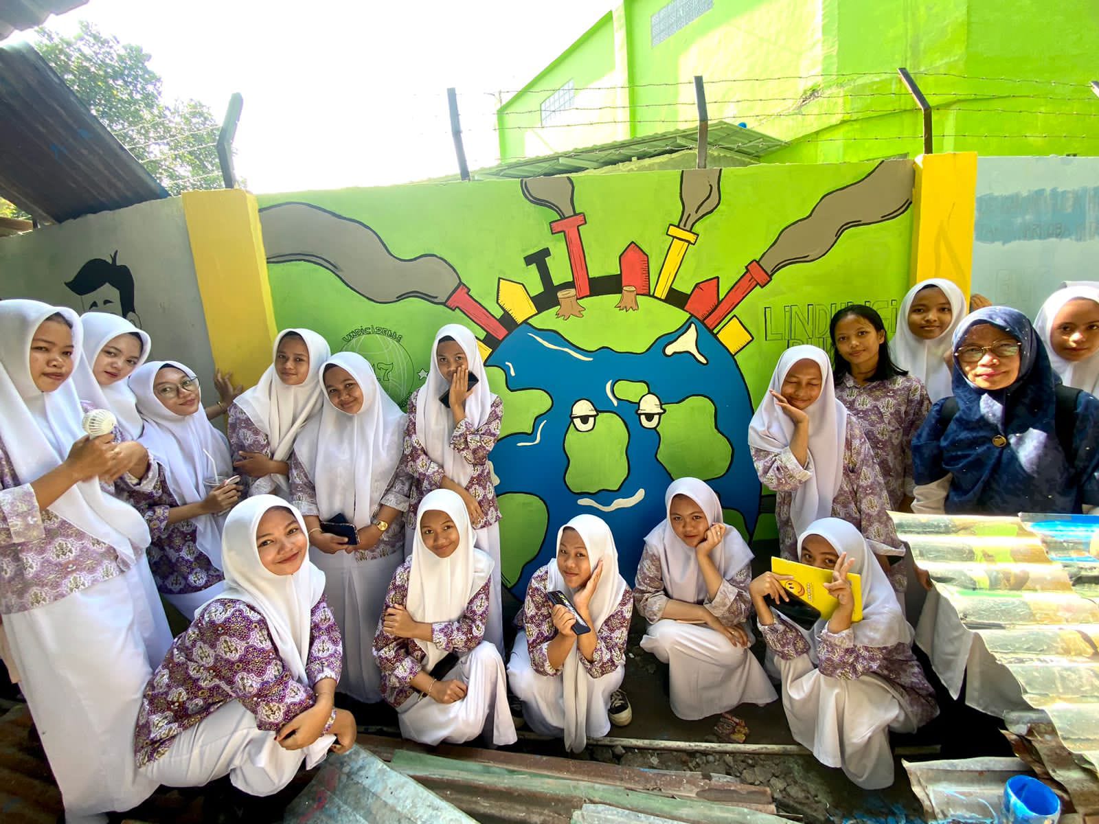 Mural Karya Siswa-siswi UPT SMA Negeri 2 Enrekang - Dunia Pendidikan