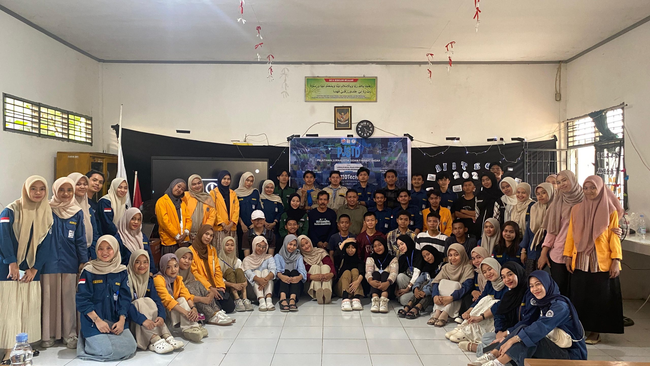 BIOtech 2025: Menanam Bibit Jurnalis Muda di SMAN 14 Gowa - Dunia ...